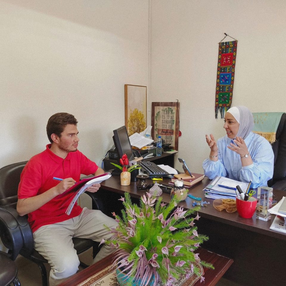 الأكاديميّة والأديبة أماني سليمان: لا أَتخيَّل إعلامِيّاً مُبْدِعاً دون ...